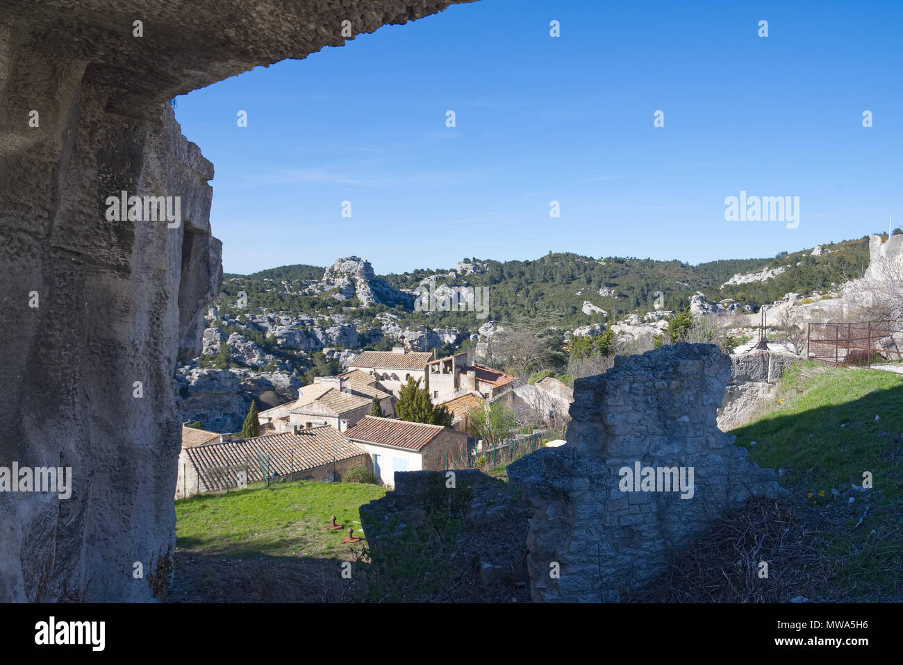 Medieval building on rock hi-res stock photography and images - Alamy