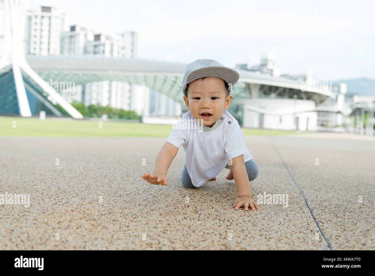 Crawling kid hi-res stock photography and images - Alamy