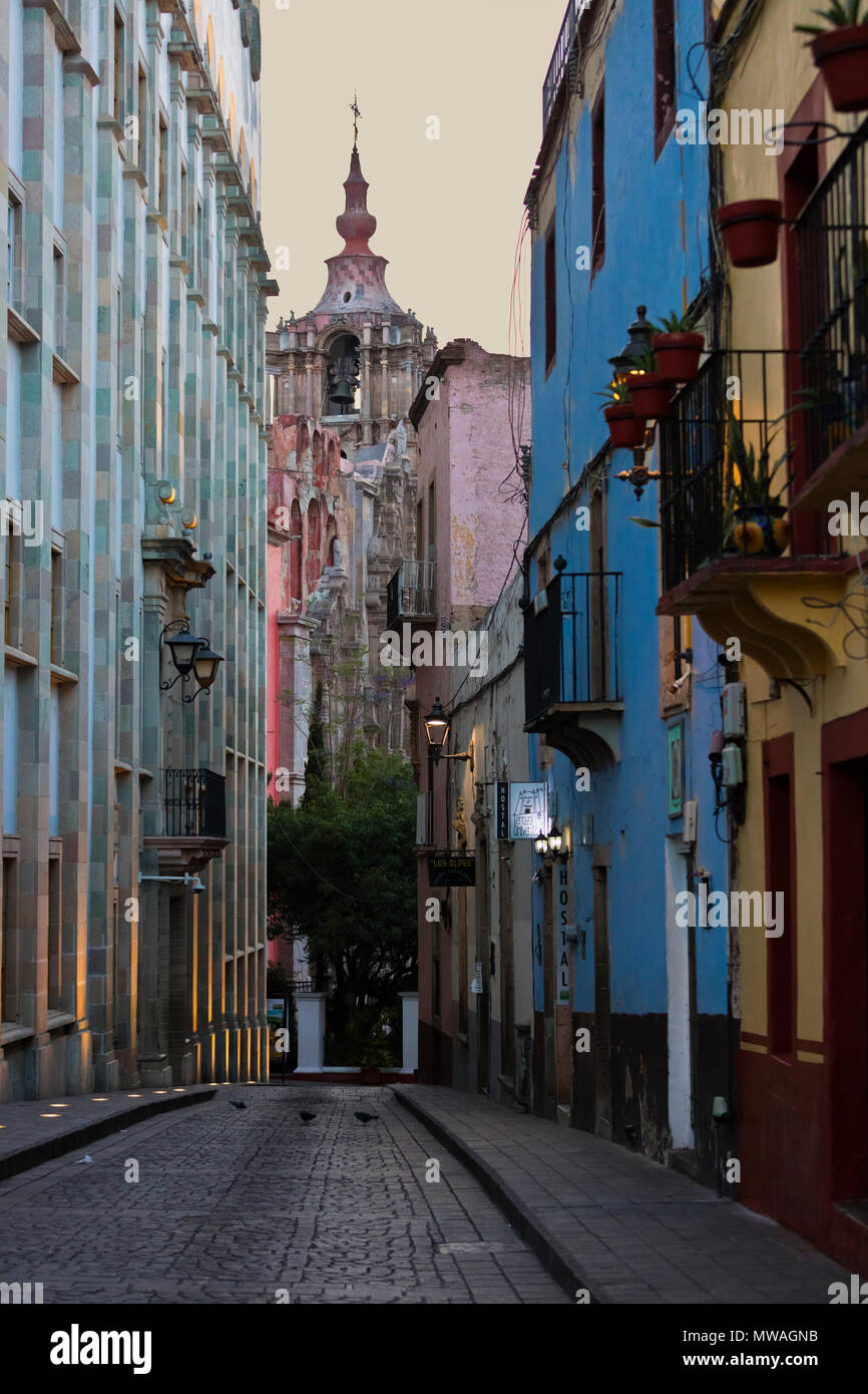Early morning street scene - GUANAJUATO, MEXICO Stock Photo - Alamy