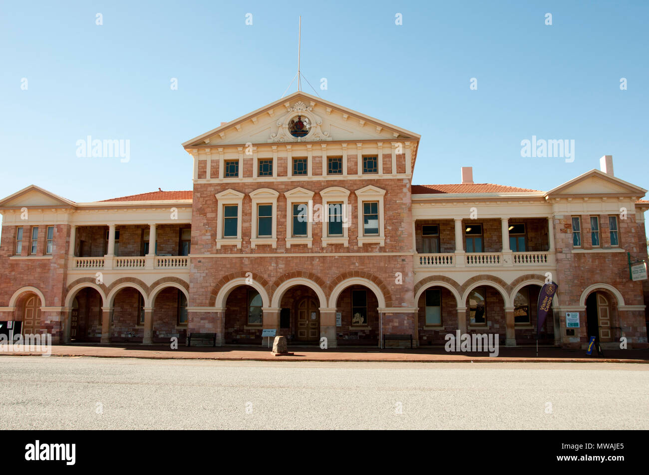 Old Courthouse Building - Coolgardie - Australia Stock Photo - Alamy