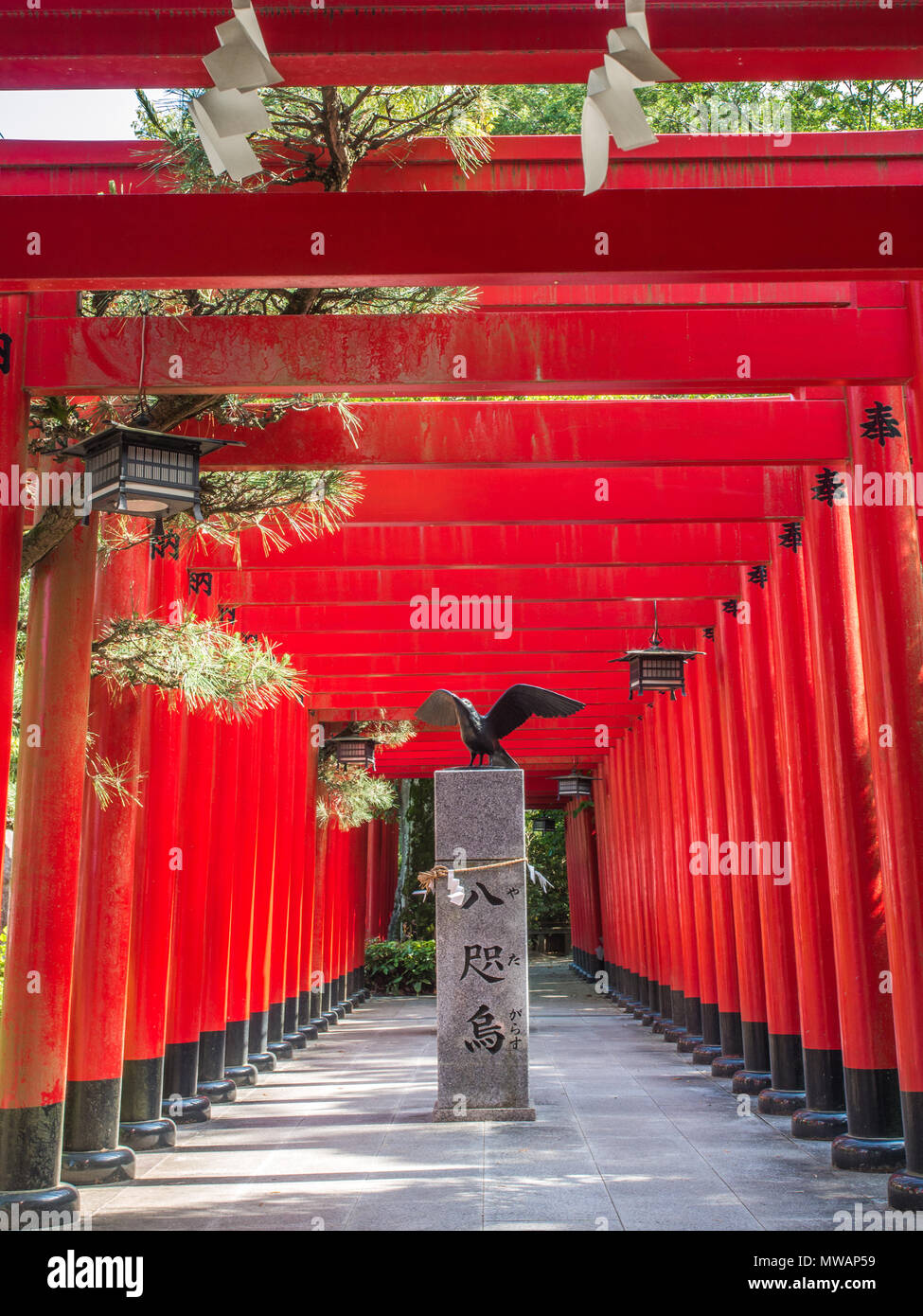 Sacred crow statue hi-res stock photography and images - Alamy