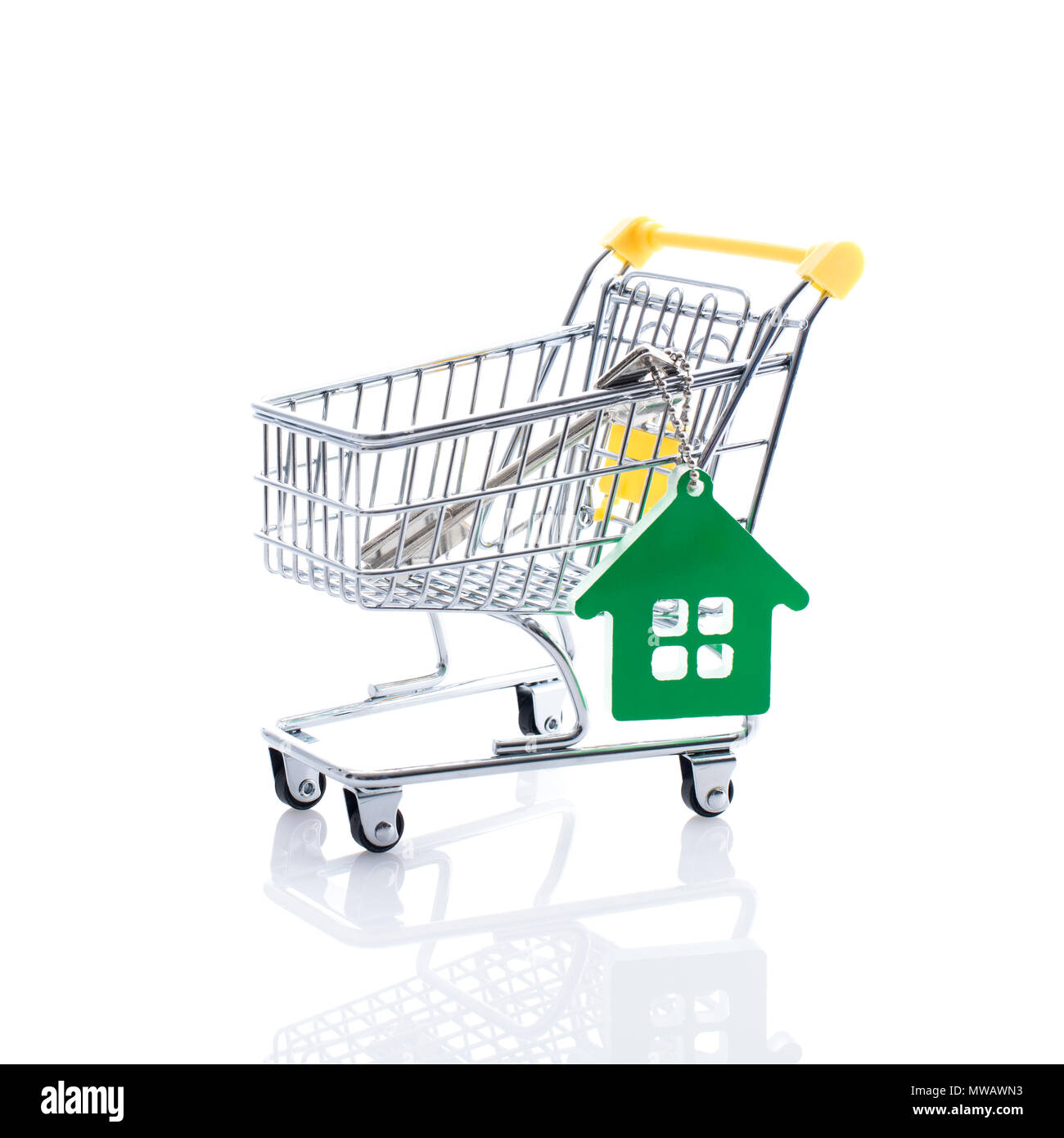 Commercial real estate shopping cart hi-res stock photography and ...