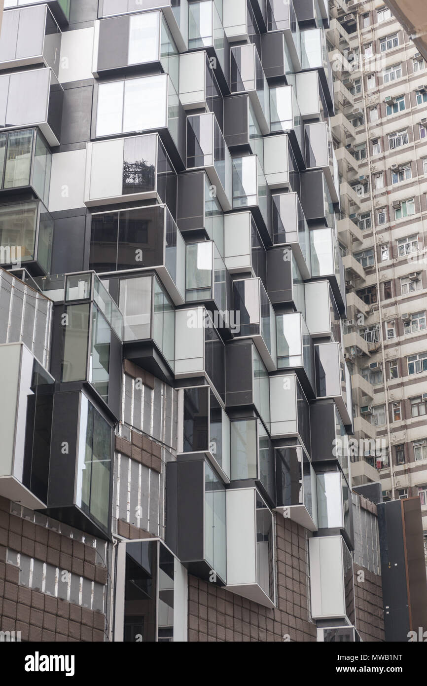 Geometric Boxes Modern Skyscraper in Hong Kong Stock Photo - Alamy