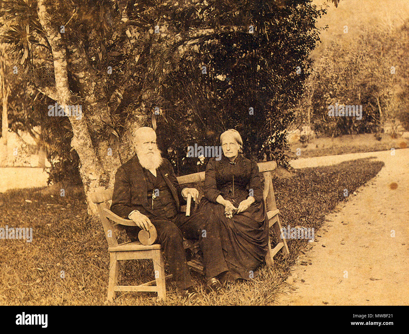 . Português: D. Pedro II e a Imperatriz Teresa Cristina nos jardins do ... . Português: D. Pedro II e a Imperatriz Teresa Cristina nos jardins do ...