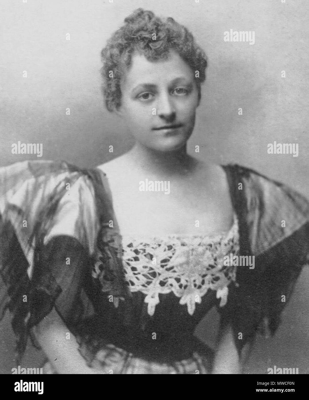. English: Grace Graham Wilson (1870-1953) . between 1890 and 1905 ...