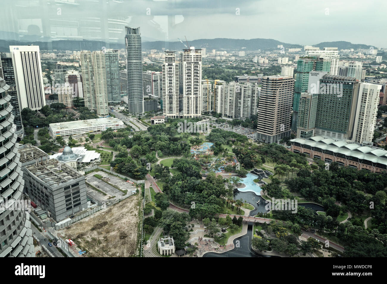 Skybridge hi-res stock photography and images - Alamy