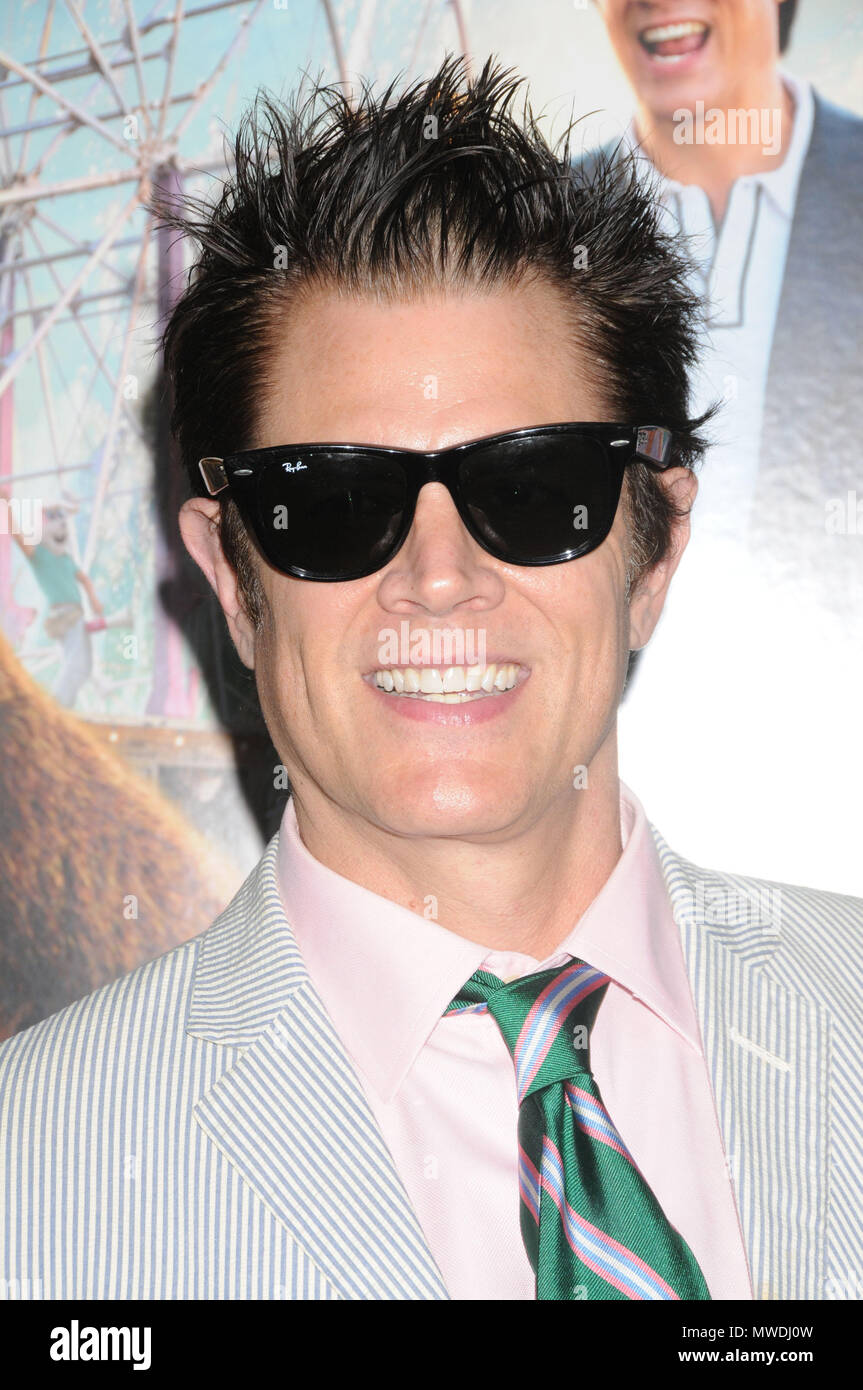 Johnny knoxville action point hi-res stock photography and images - Alamy