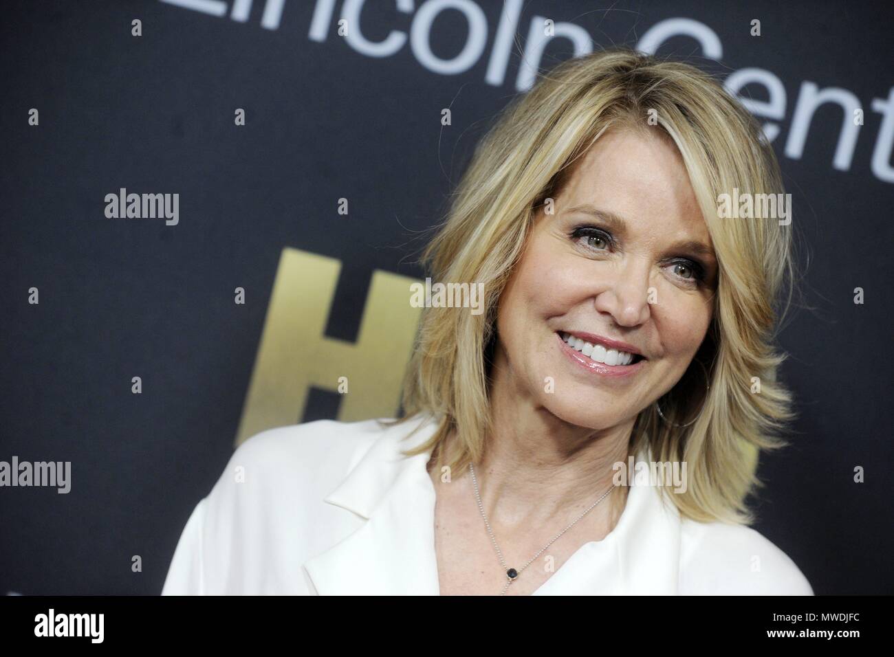 Journalist paula zahn hi-res stock photography and images - Alamy