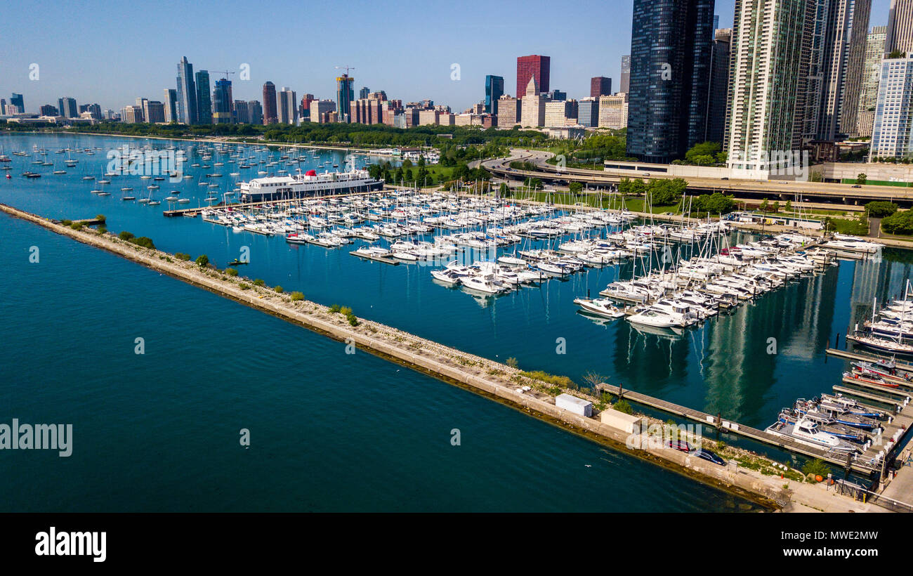Chicago harbour hi-res stock photography and images - Alamy
