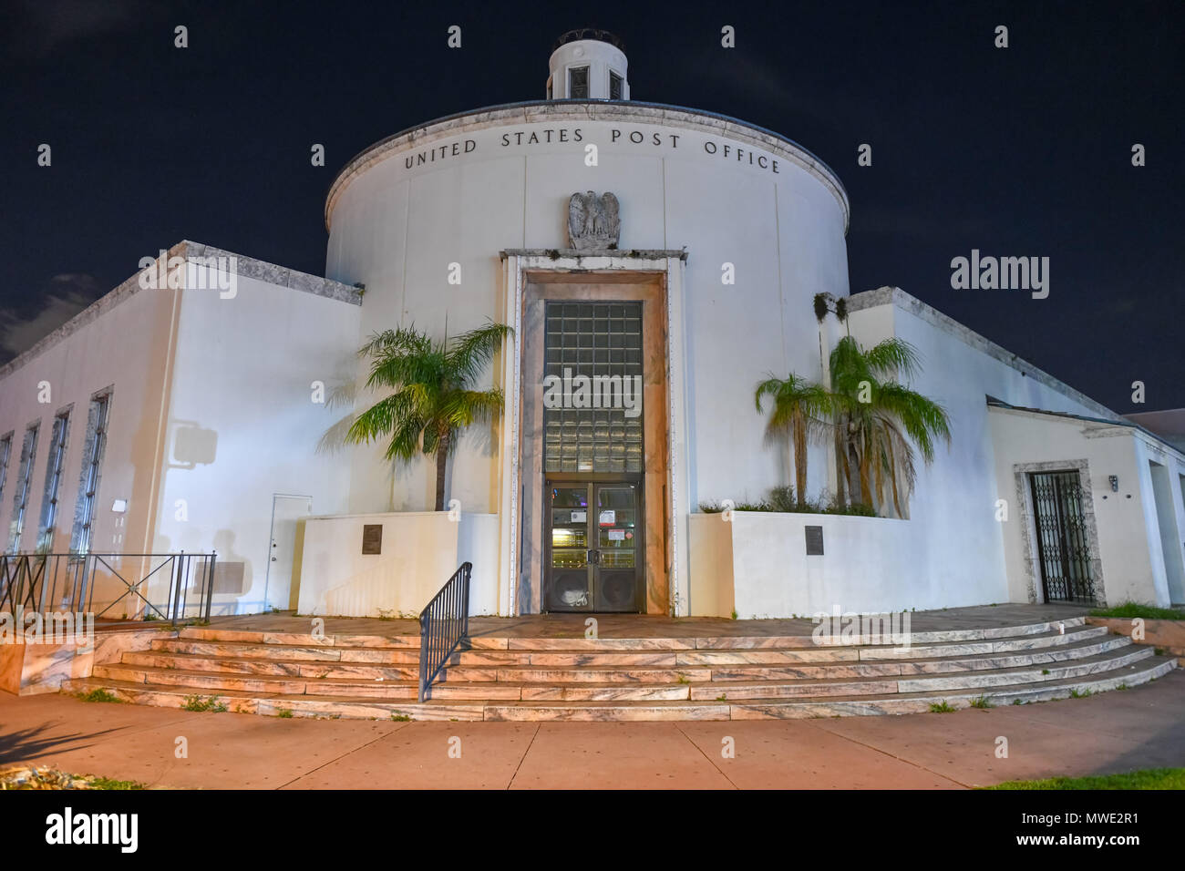 United states post office building hi-res stock photography and images ...