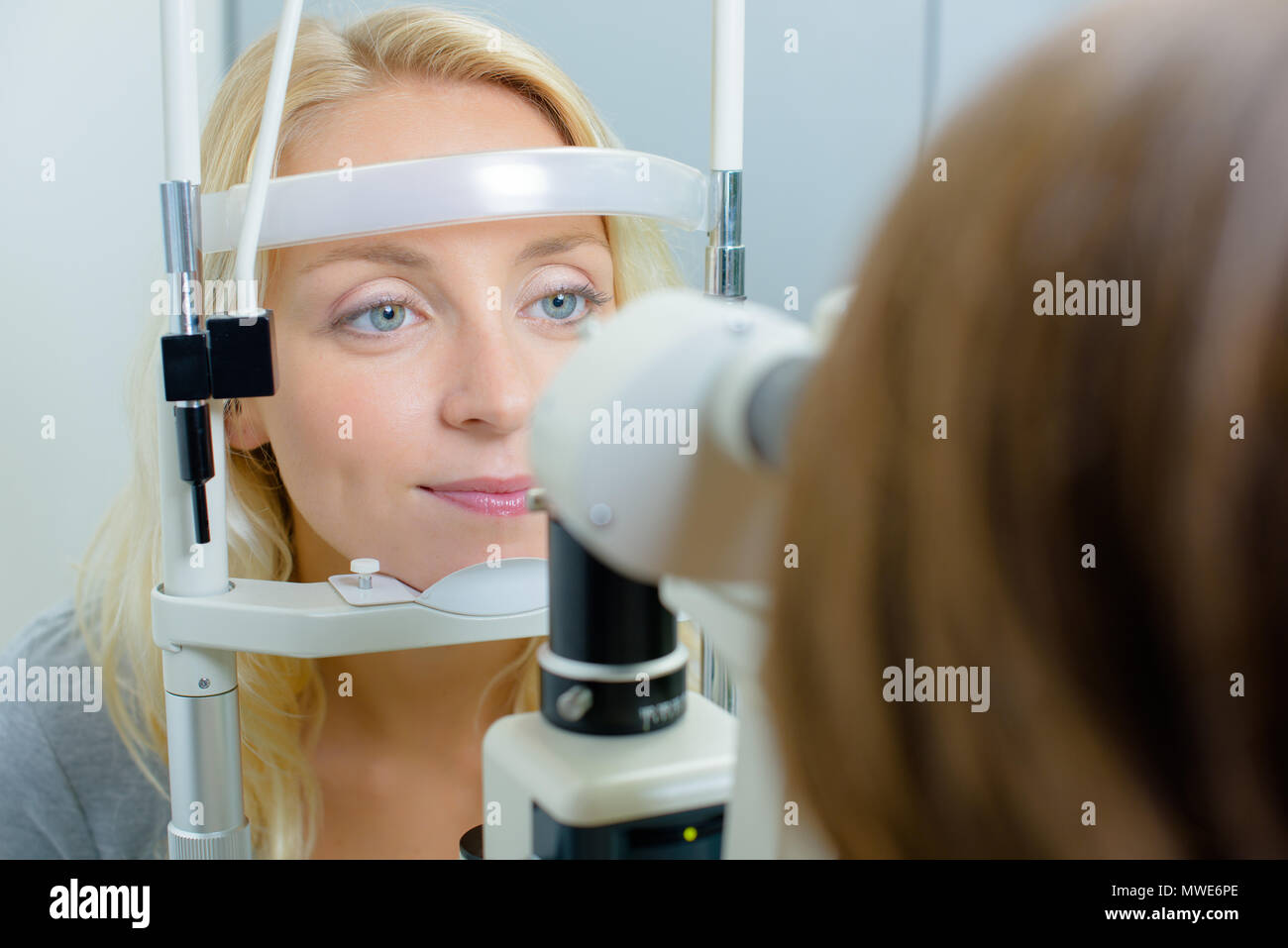 Asian eye test hi-res stock photography and images - Alamy