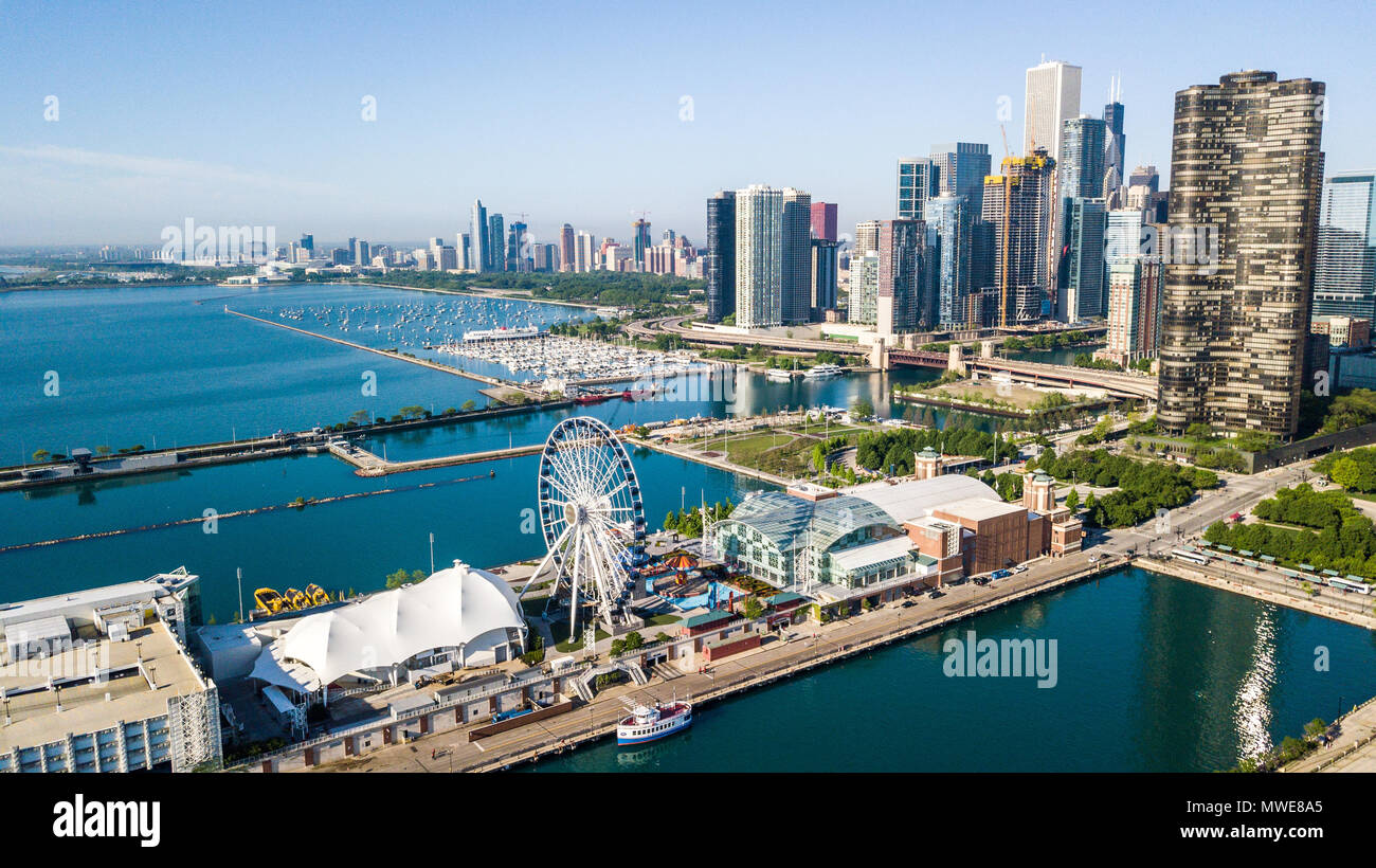 Navy pier chicago aerial hi-res stock photography and images - Alamy
