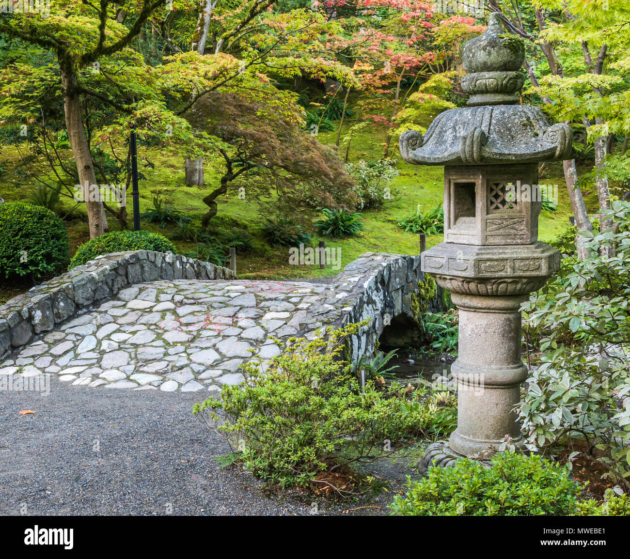 Japanese stone arch hi-res stock photography and images - Alamy