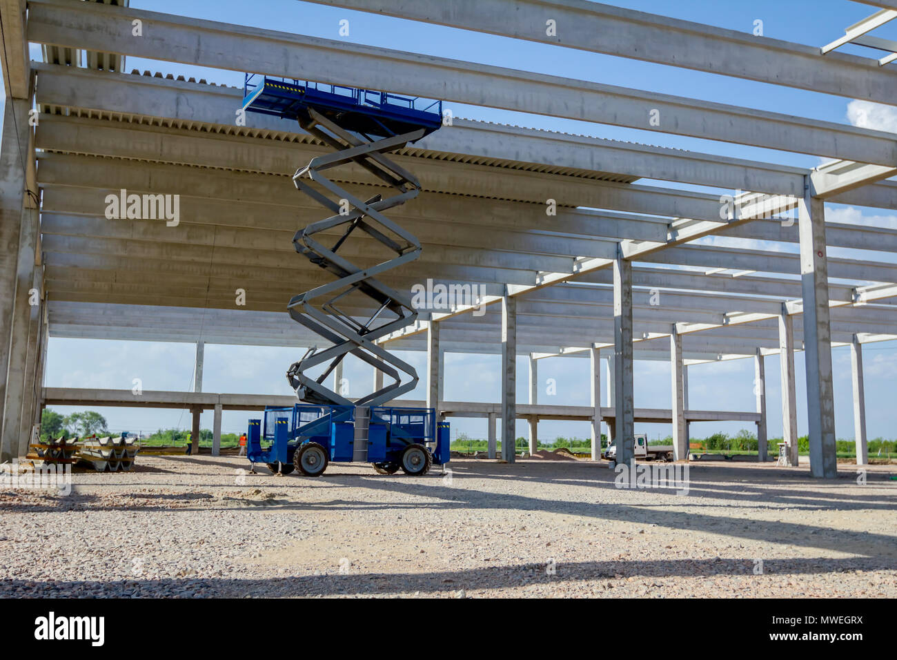 Scissor lift platform with stretched hydraulic system at maximum height ...