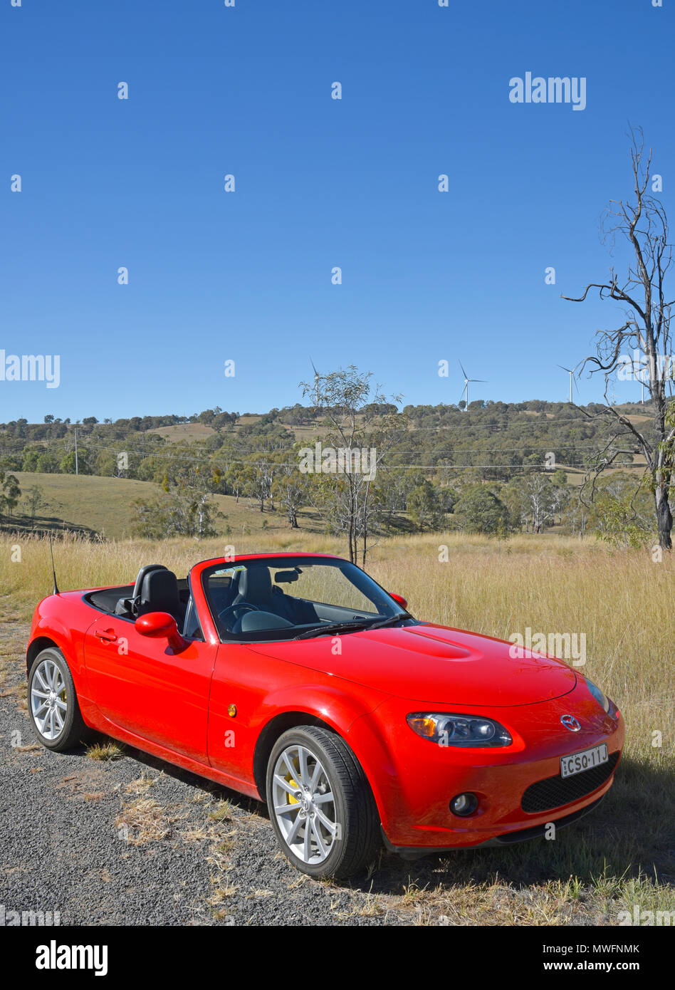 Mazda mx5 side view hi-res stock photography and images - Alamy