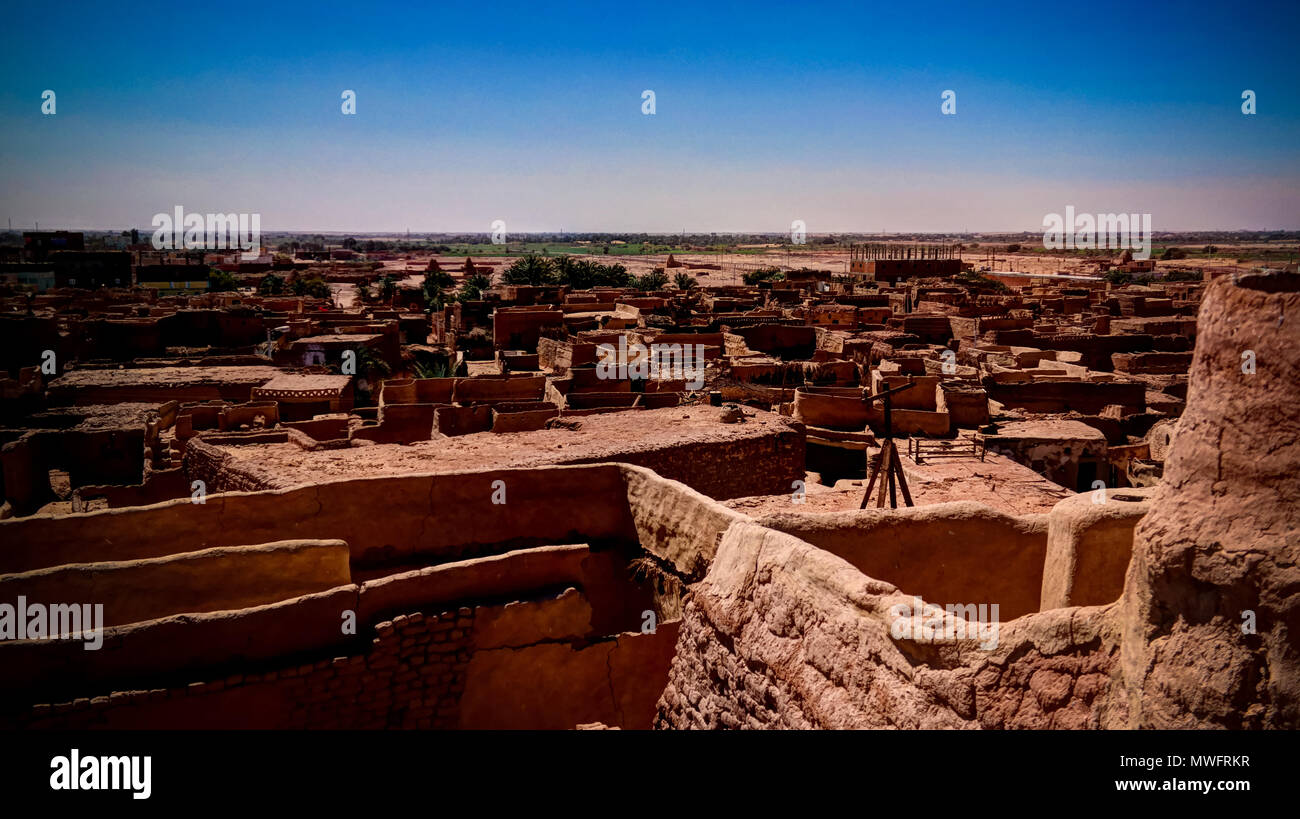Aerial view to Balat old town in Dakhla oasis, Egypt Stock Photo - Alamy