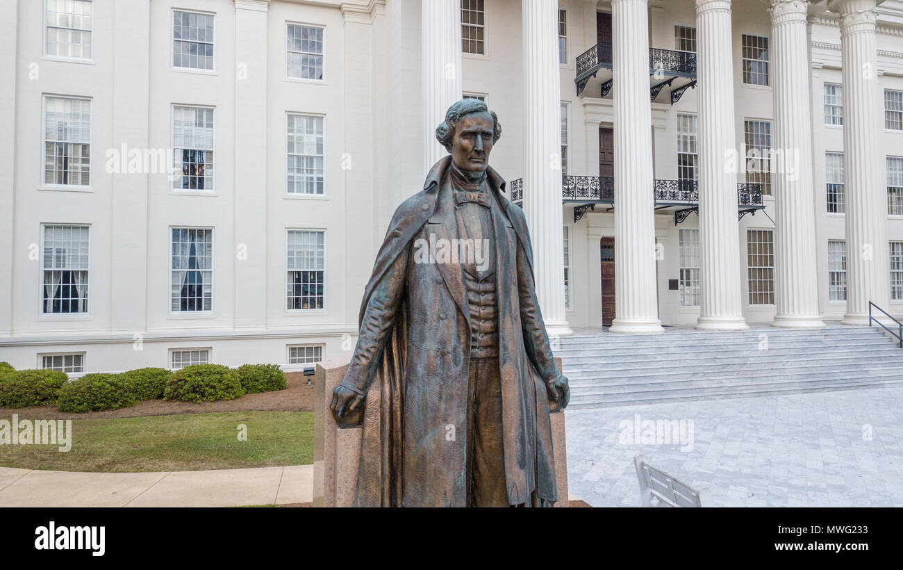 Statue of Jefferson Davis, State Capitol Building completed 1851 ...