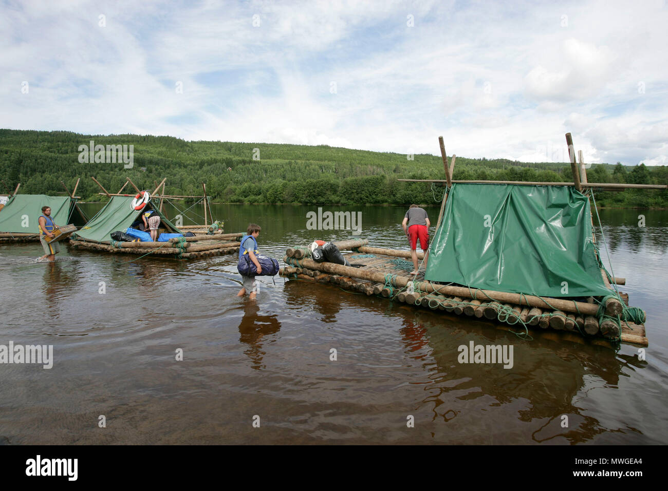 Tente en bois hi-res stock photography and images - Alamy