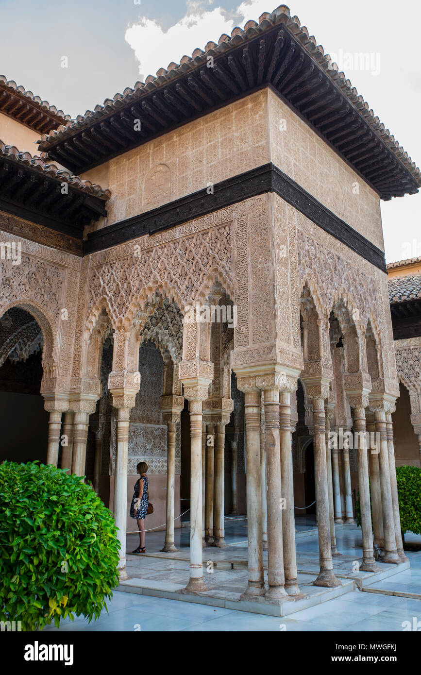 Patio de los Leones, Alhambra, Spain Stock Photo - Alamy