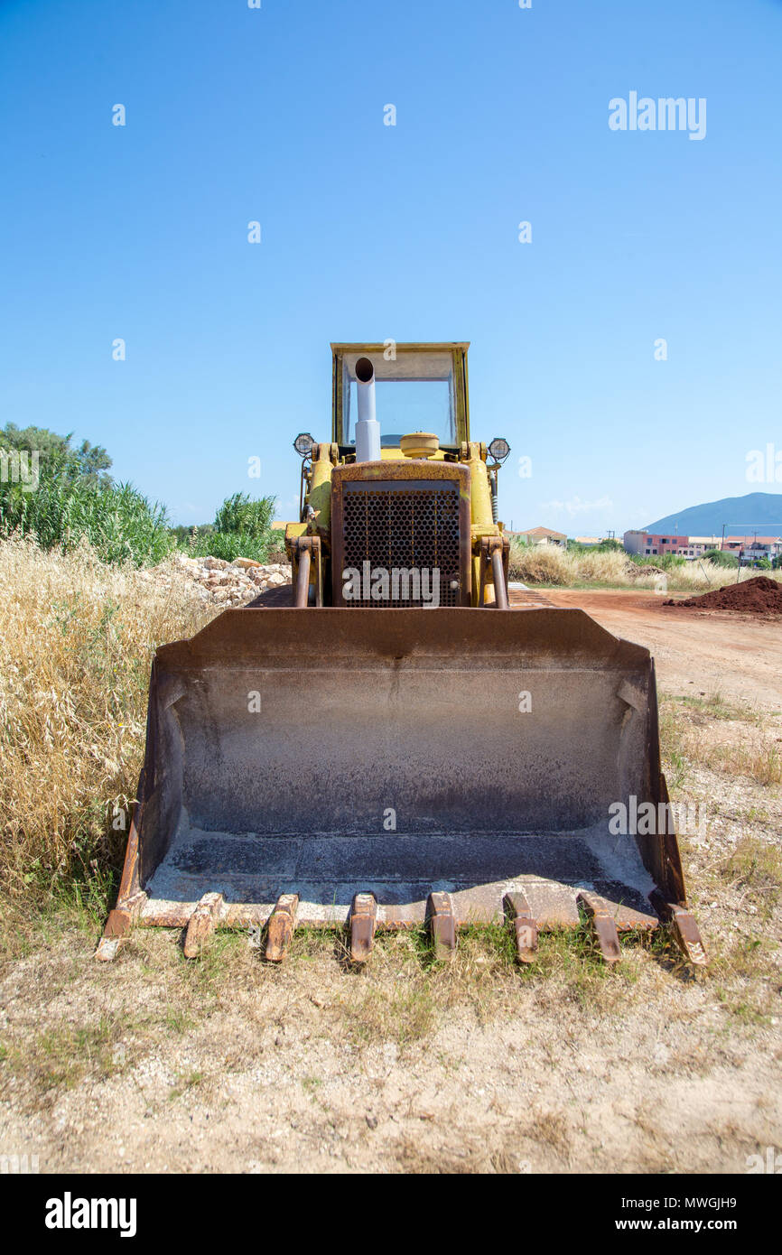 Caterpillar 955L Crawler Loader in Lefkada, Greece Stock Photo - Alamy