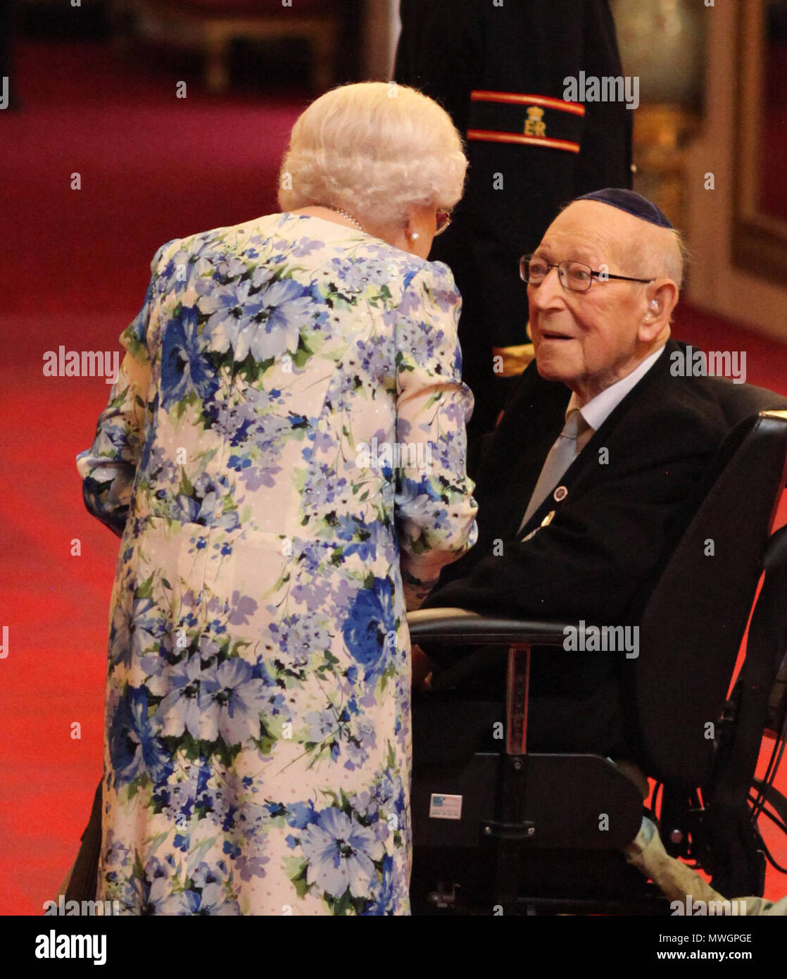 Lieutenant Colonel Mordaunt Cohen, 101, is made an MBE (Member of the ...