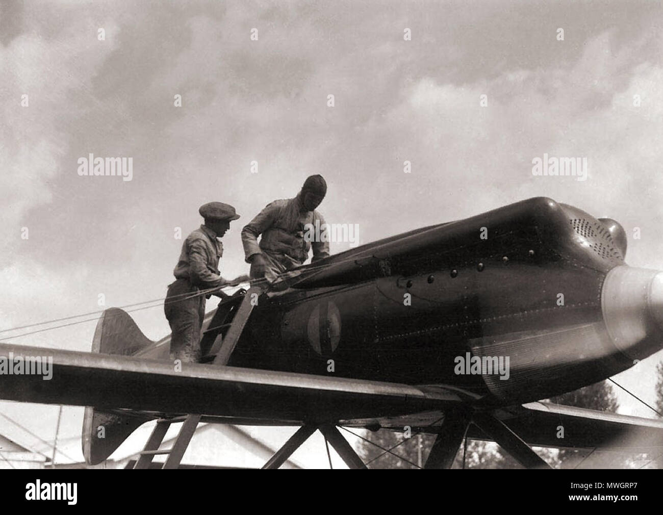 . English: The macchi M.39 testing the engine, year 1926 . 1926 ...