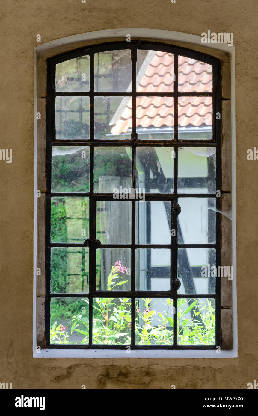 Antique cast iron windows hi-res stock photography and images - Alamy