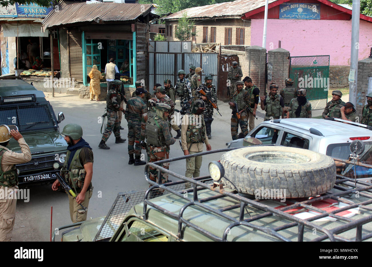 Civilian wounded hi-res stock photography and images - Alamy