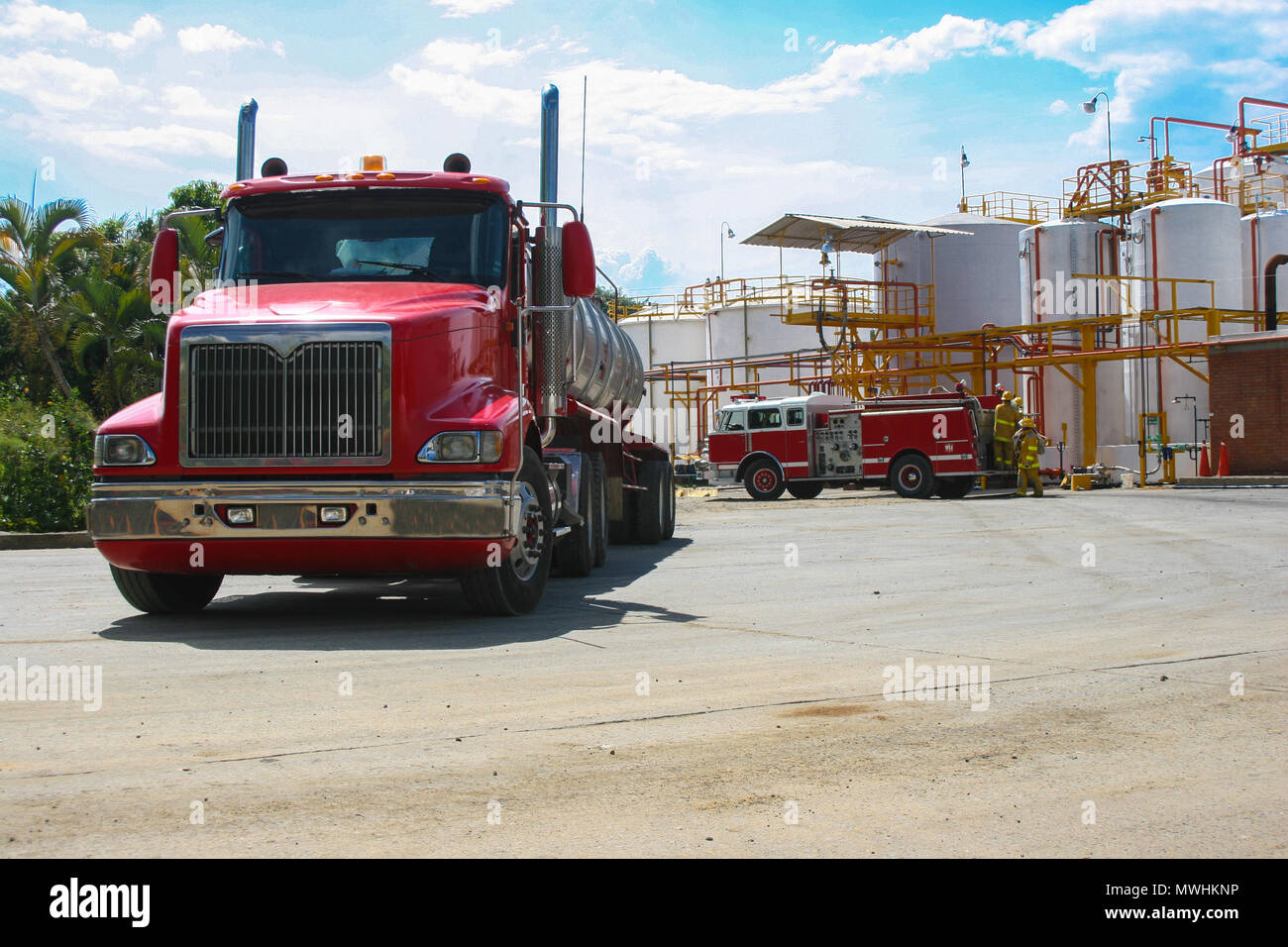 Chemical storage tank hi-res stock photography and images - Alamy