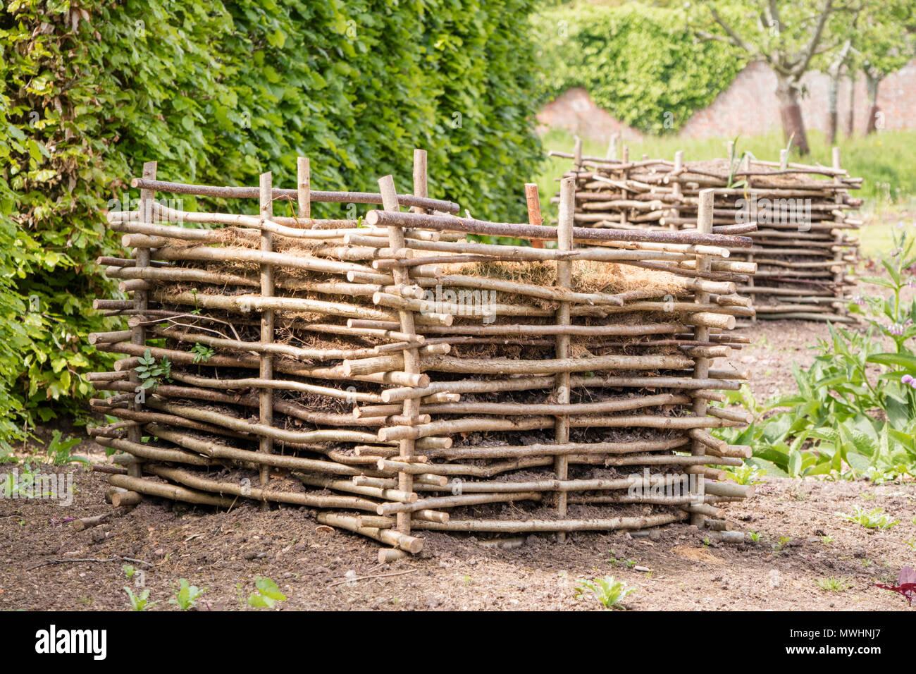 Hazel compost bin hi-res stock photography and images - Alamy