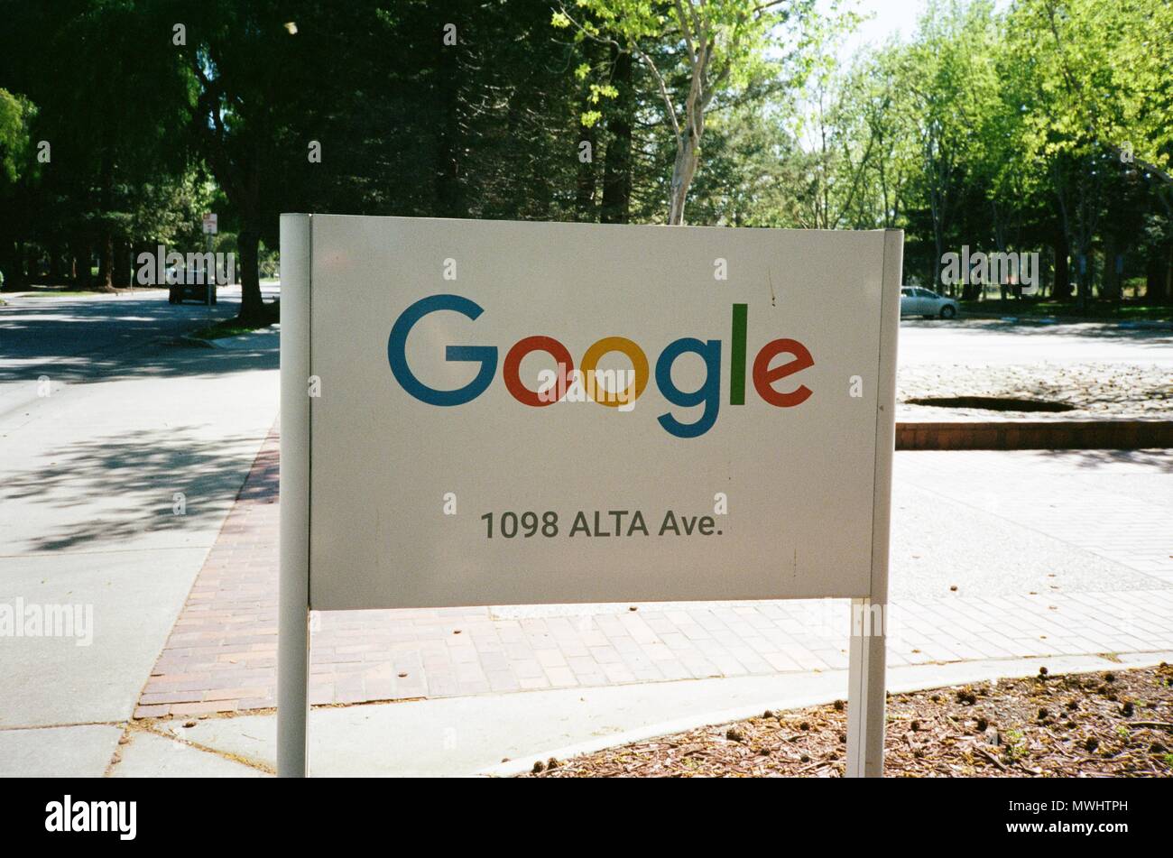 Googleplex hi-res stock photography and images - Alamy