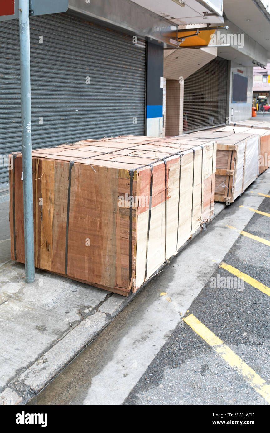 Transport crates hi-res stock photography and images - Alamy