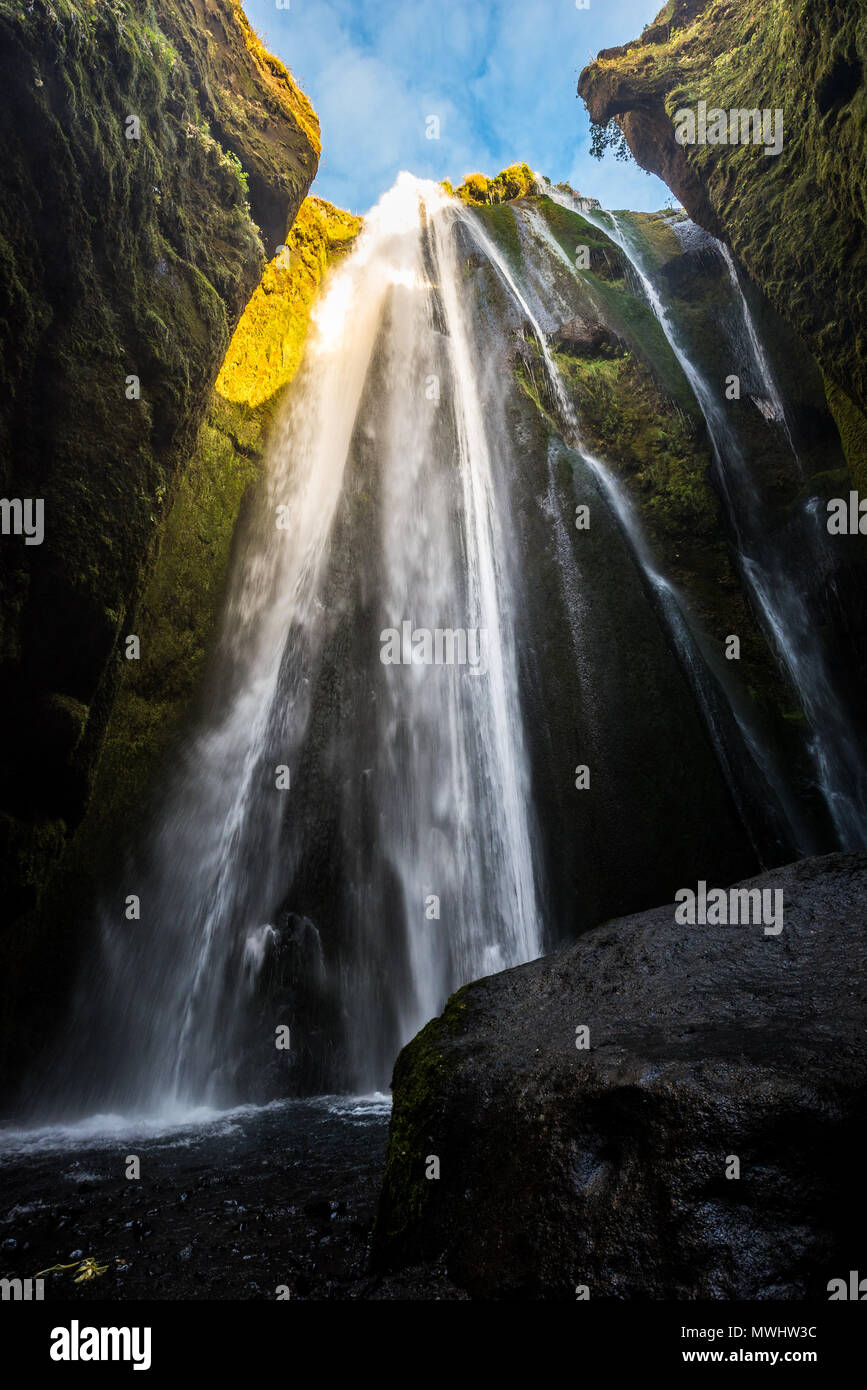 Iceland seljalandsfoss gljufrabui waterfall hi-res stock photography ...