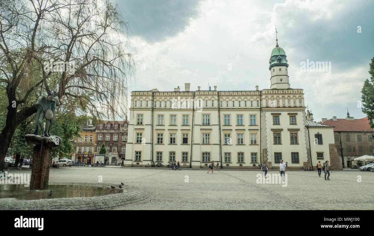 Krakow square hi-res stock photography and images - Alamy