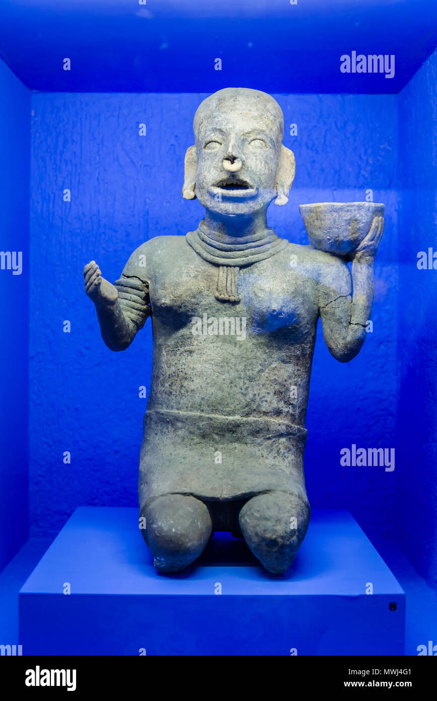 Pre-Hispanic Art Museum Rufino Tamayo, Seated female figure, Ceramic ...