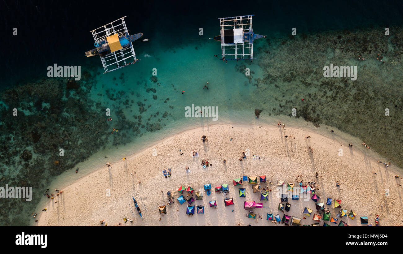 Philippine bunker boats near the White beach Stock Photo - Alamy