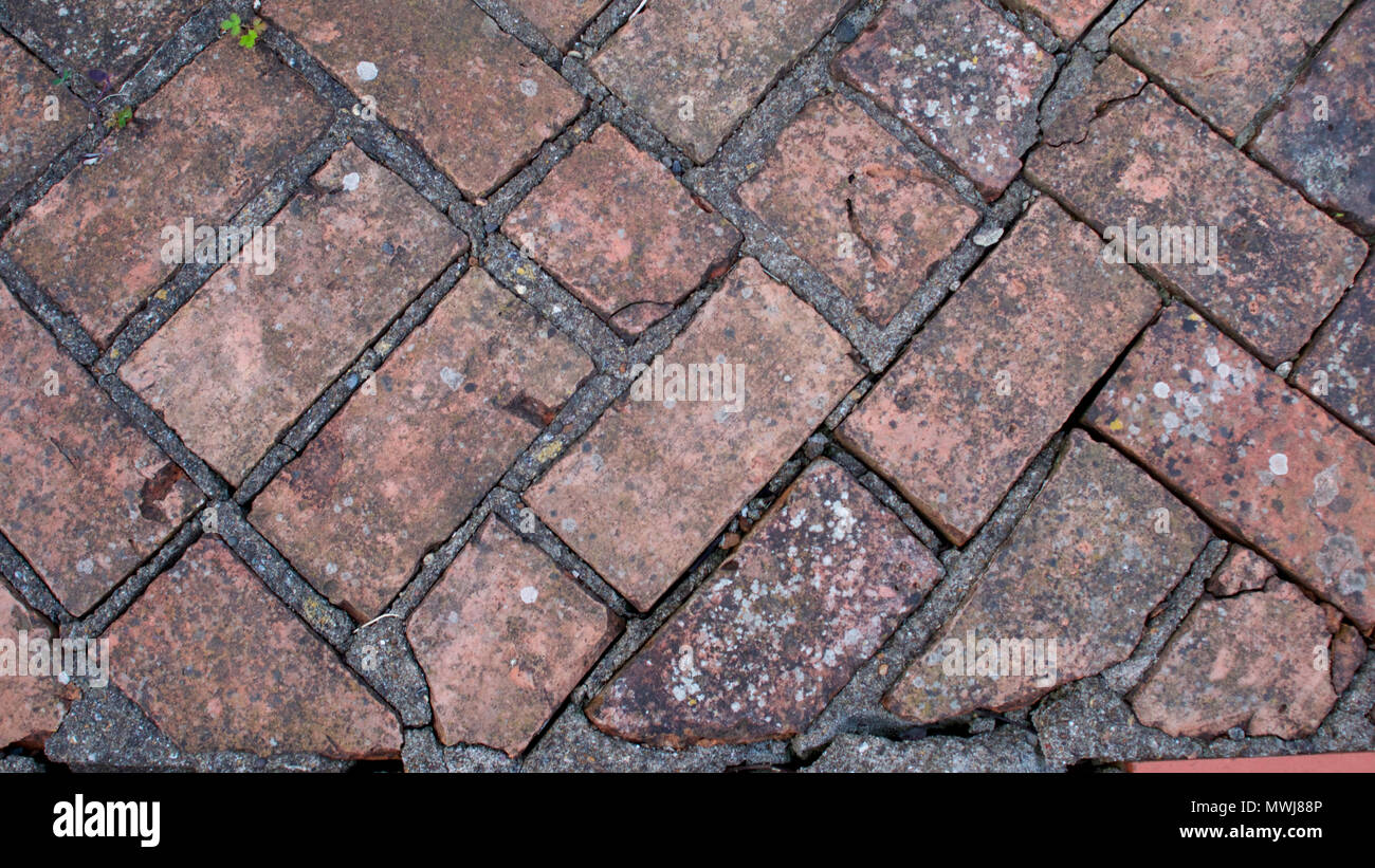 Brickwork garden hi-res stock photography and images - Alamy