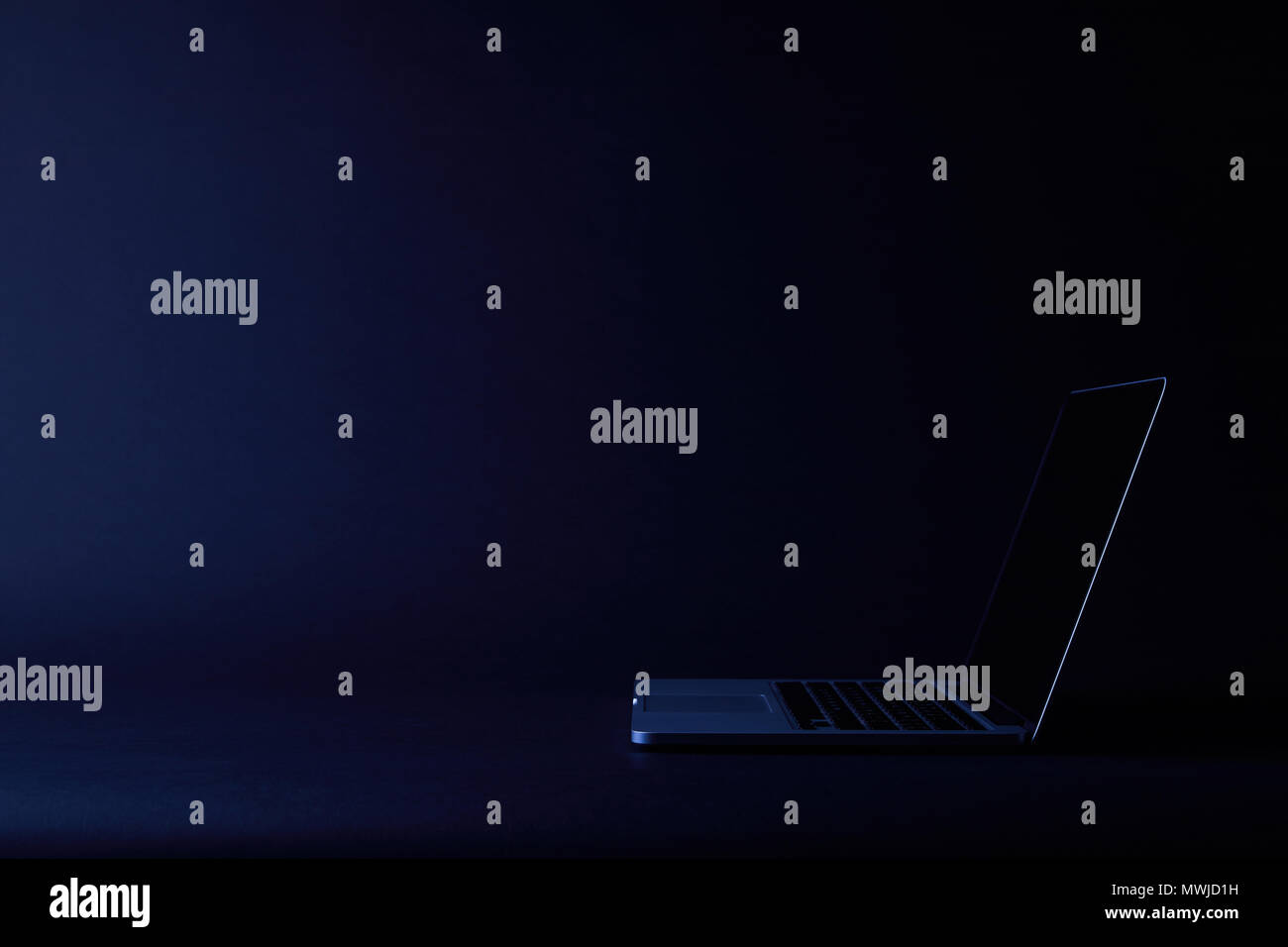 Computer turned off hi-res stock photography and images - Alamy