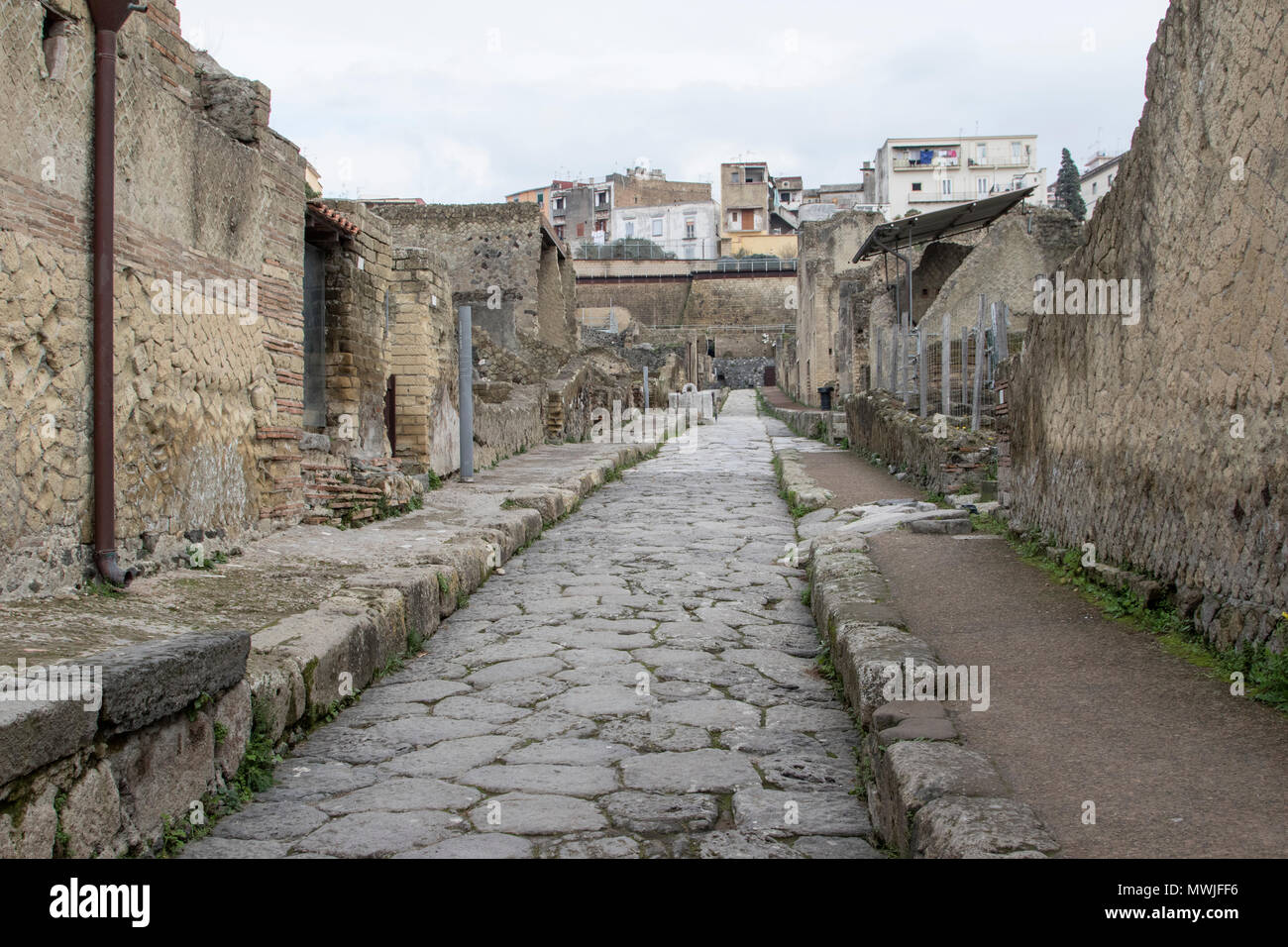 view of ruined Roman city of Herculaneum, near Mount Vesuvius, Italy Stock Photo - Alamy