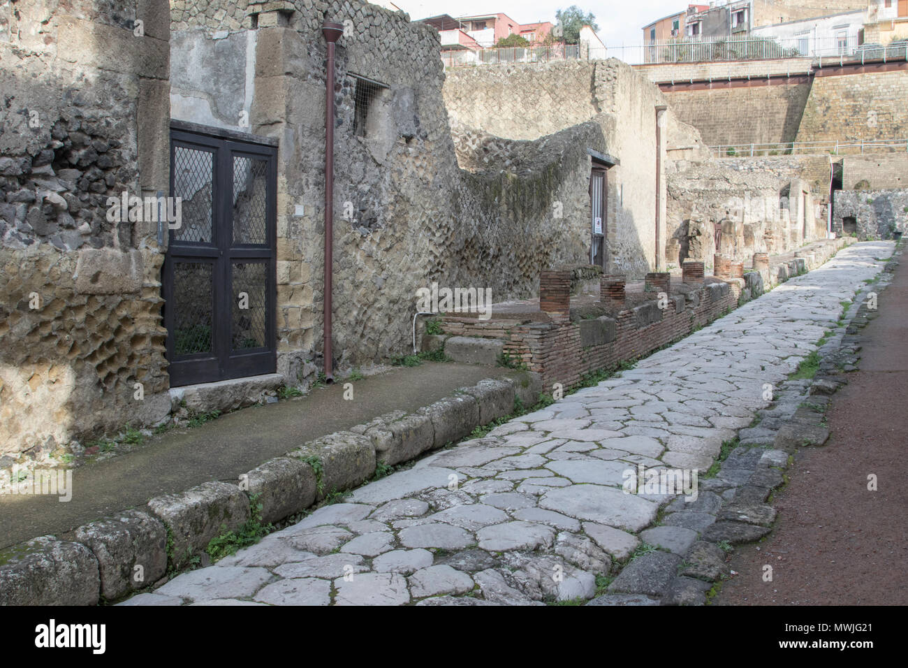 view of ruined Roman city of Herculaneum, near Mount Vesuvius, Italy Stock Photo - Alamy