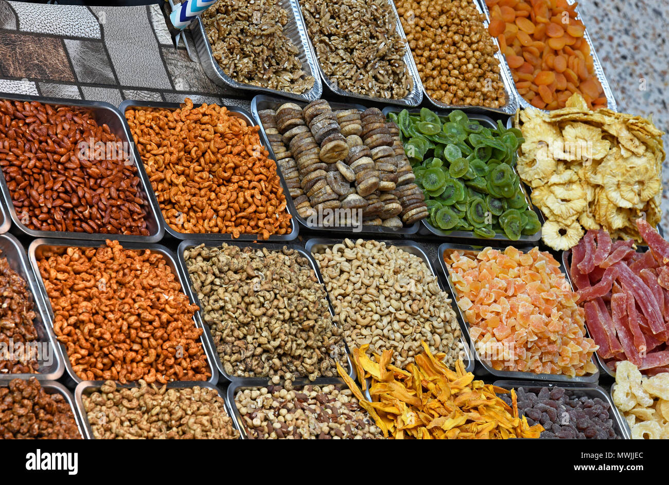Greek food stall hi-res stock photography and images - Alamy