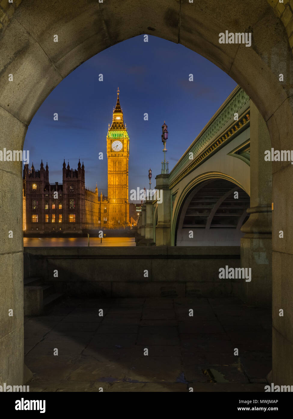 Big Ben seen from a doorway Stock Photo - Alamy