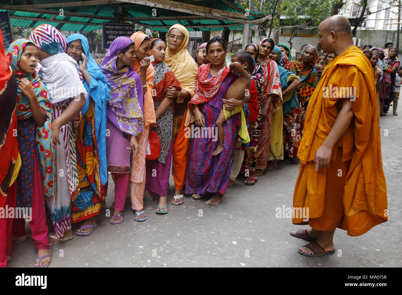 Poor Muslims High Resolution Stock Photography and Images - Alamy