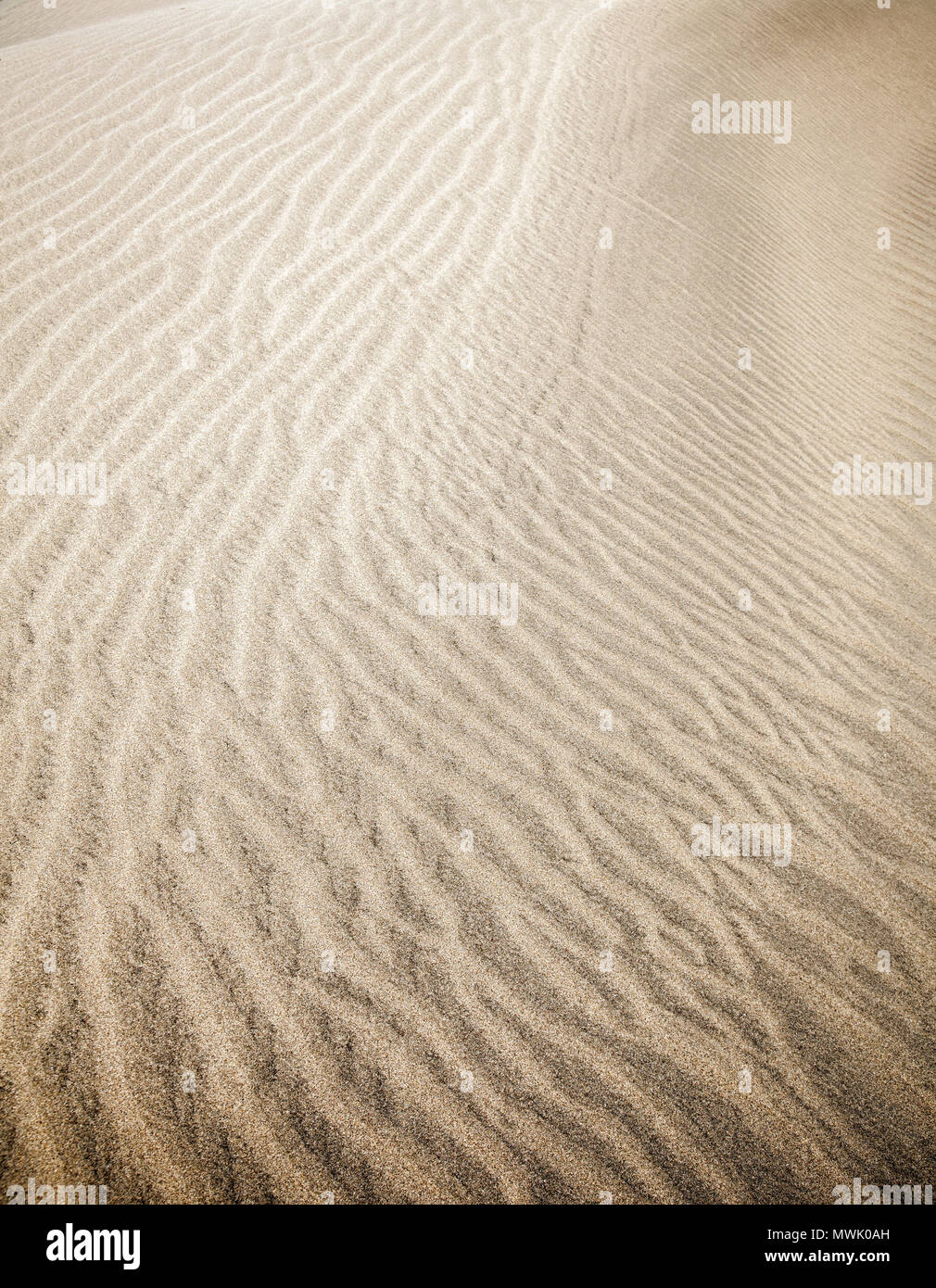 Granular wave patterns hi-res stock photography and images - Alamy