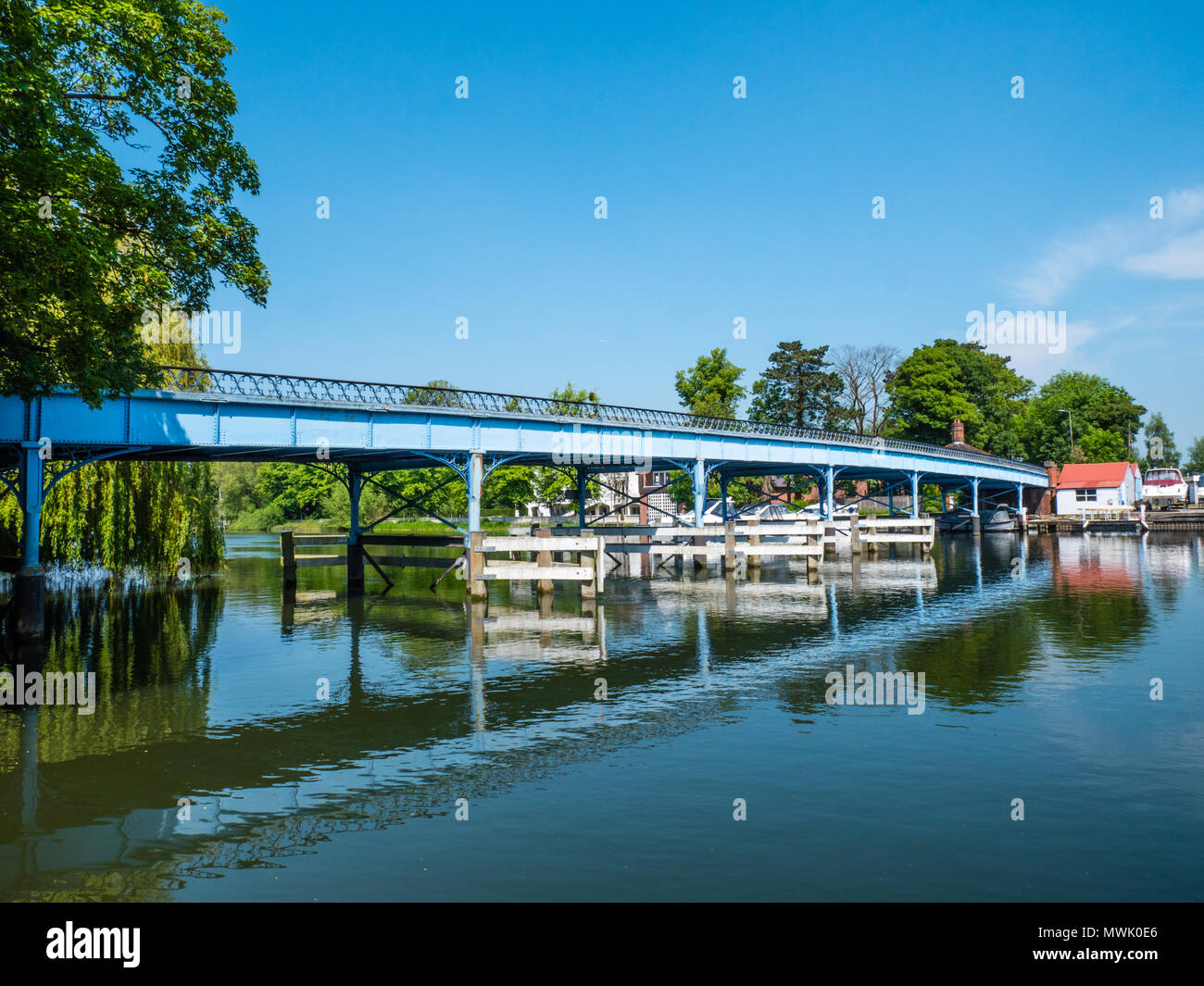 The thames at cookham hi-res stock photography and images - Alamy