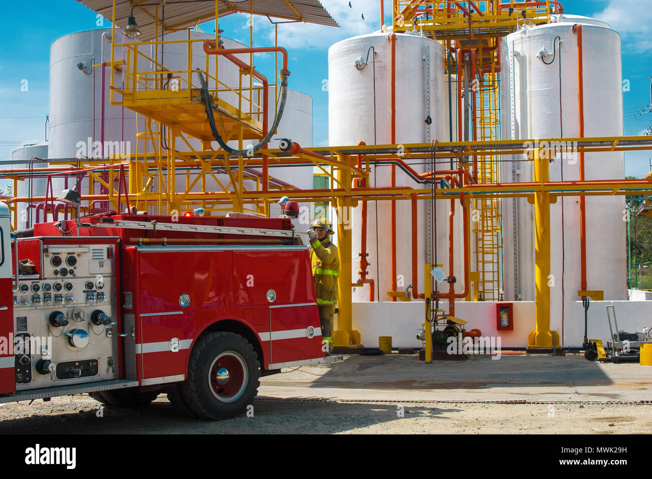 Chemical storage tank hi-res stock photography and images - Alamy