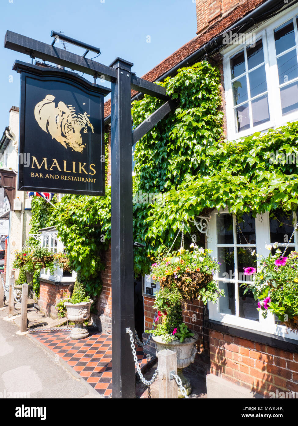 Cookham village hi-res stock photography and images - Alamy