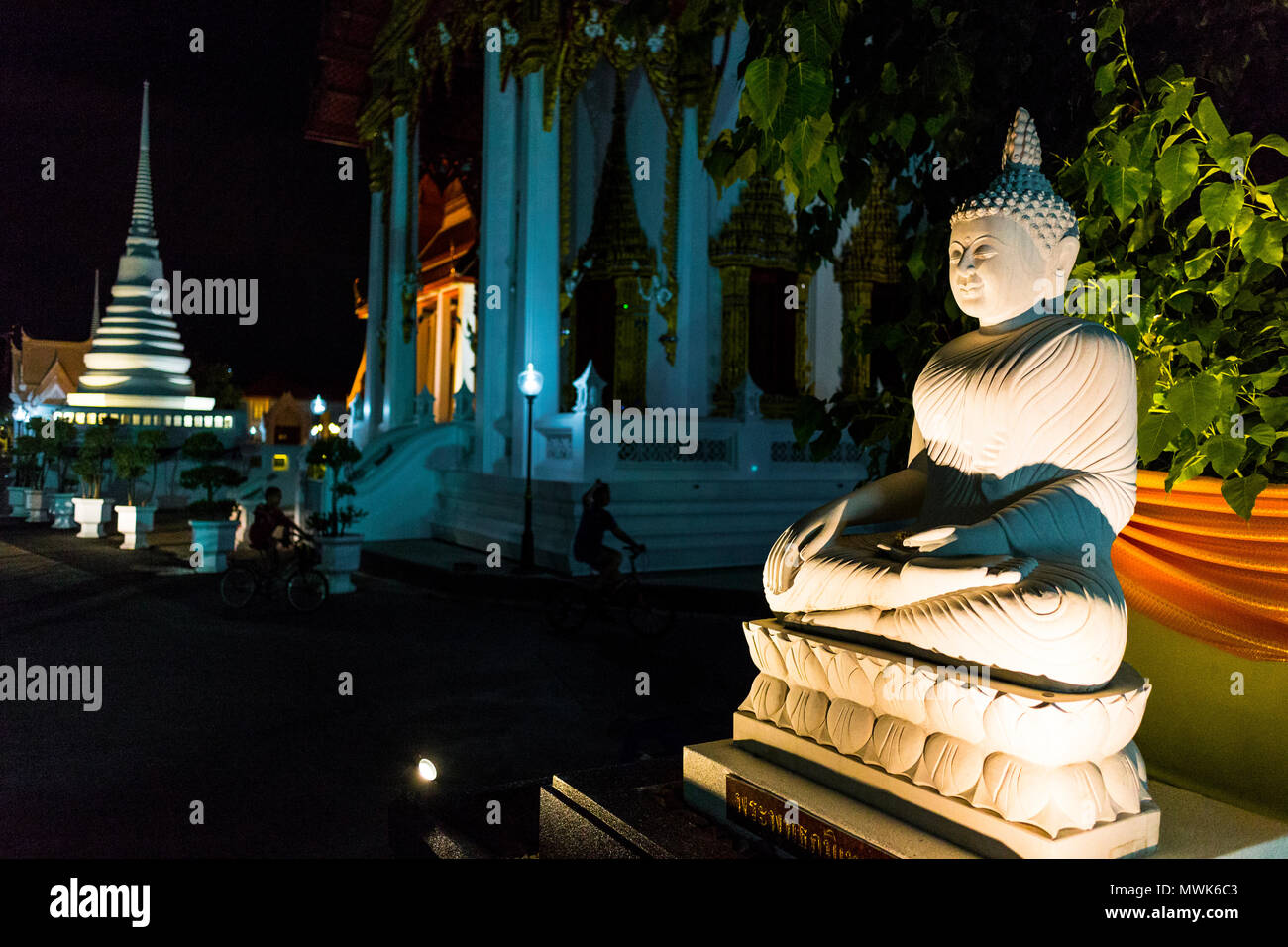 Dusit district hi-res stock photography and images - Alamy