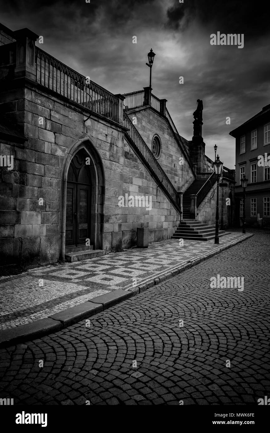 Street art under old Black and White Stock Photos & Images - Alamy