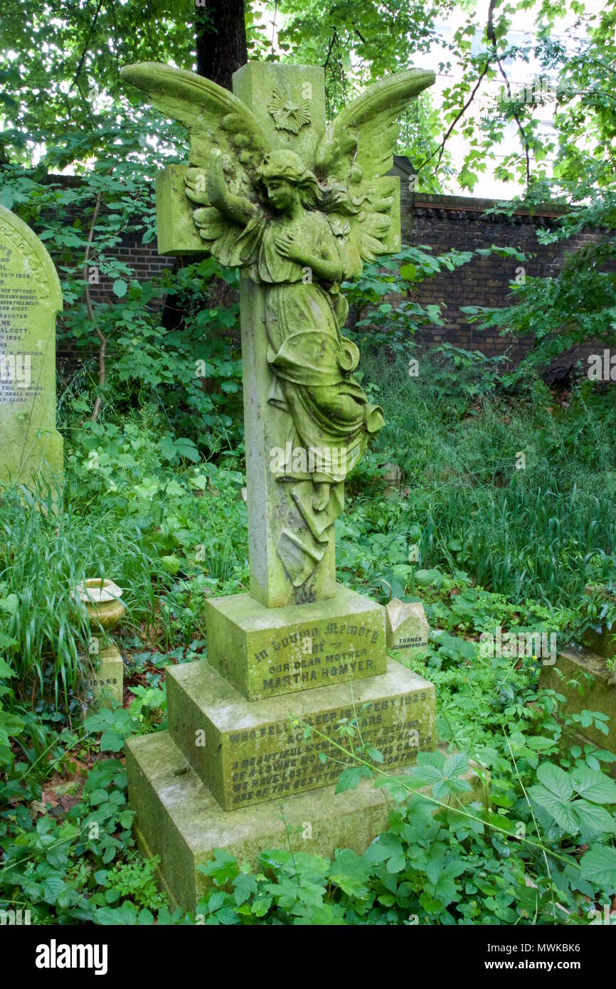 Tower hamlets cemetery park hi-res stock photography and images - Alamy